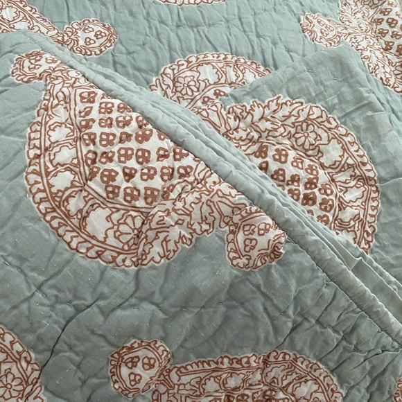Ballard Designs | Bedding | Ballard Designs Quilt Set | Poshmark